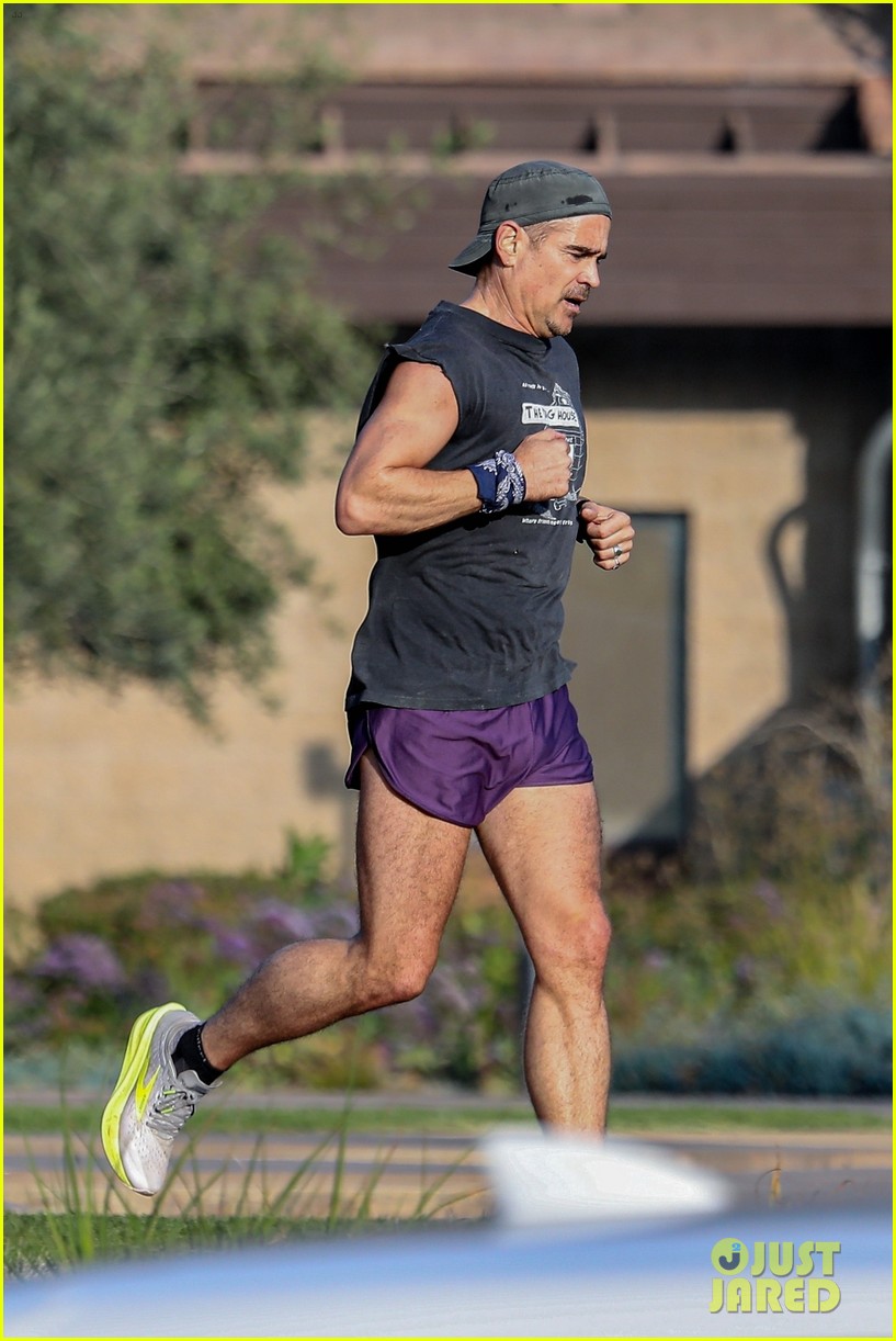 Colin Farrell Runs Laps Shirtless for His Sunday Workout!: Photo ...