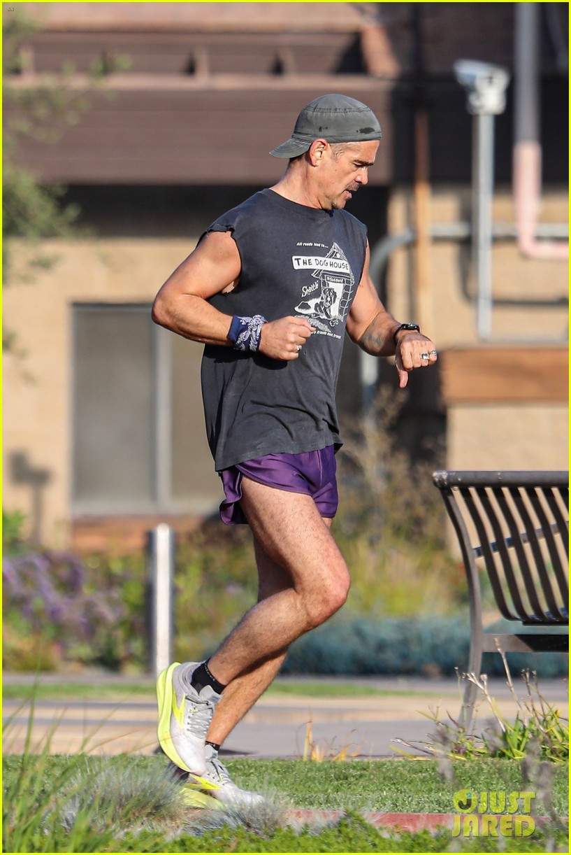 Colin Farrell Runs Laps Shirtless for His Sunday Workout!: Photo ...
