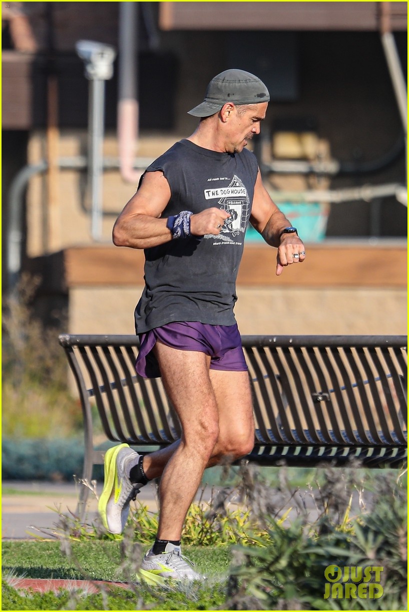 Colin Farrell Runs Laps Shirtless for His Sunday Workout!: Photo ...