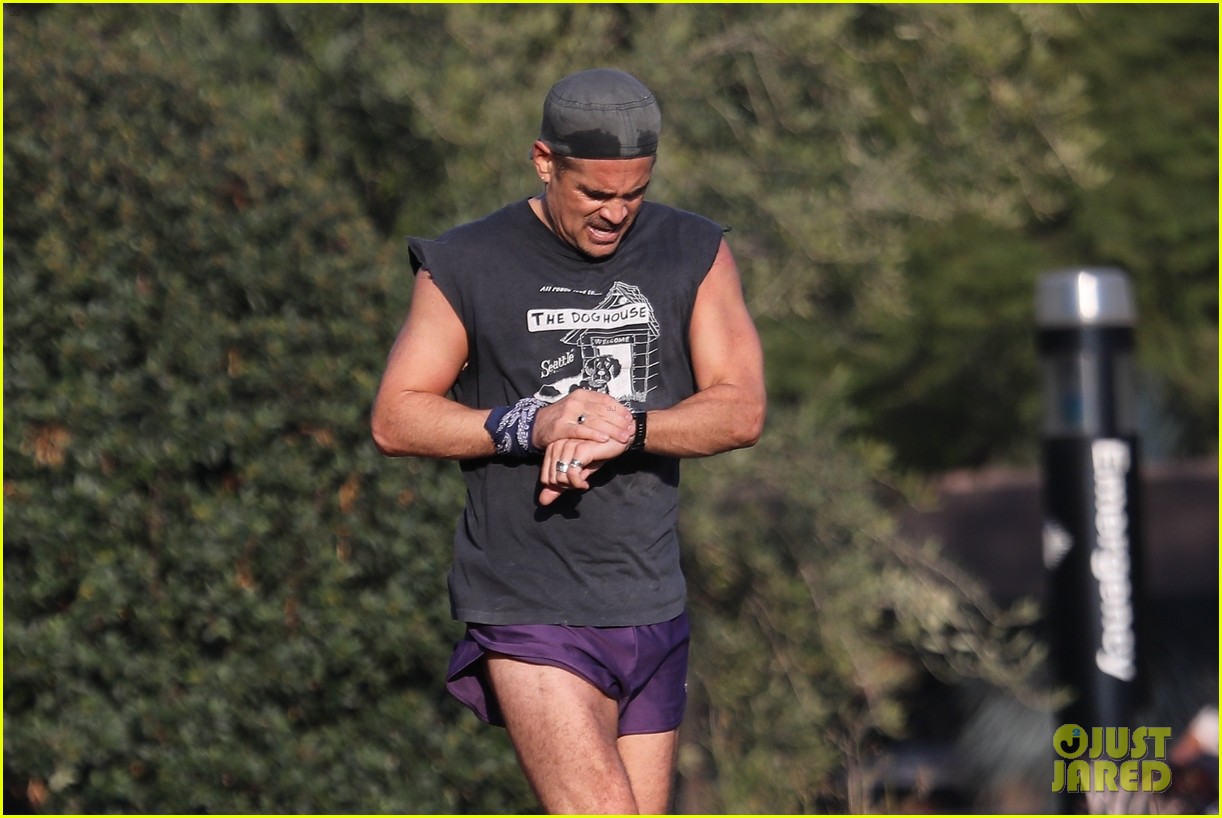 Colin Farrell Runs Laps Shirtless for His Sunday Workout!: Photo ...