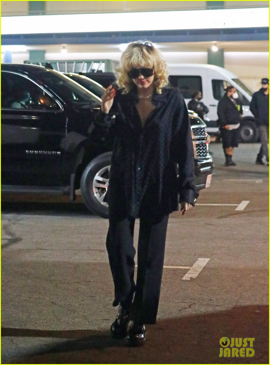 Miley Cyrus Goes Cool in All Black Outfit for Trip to Music Studio ...