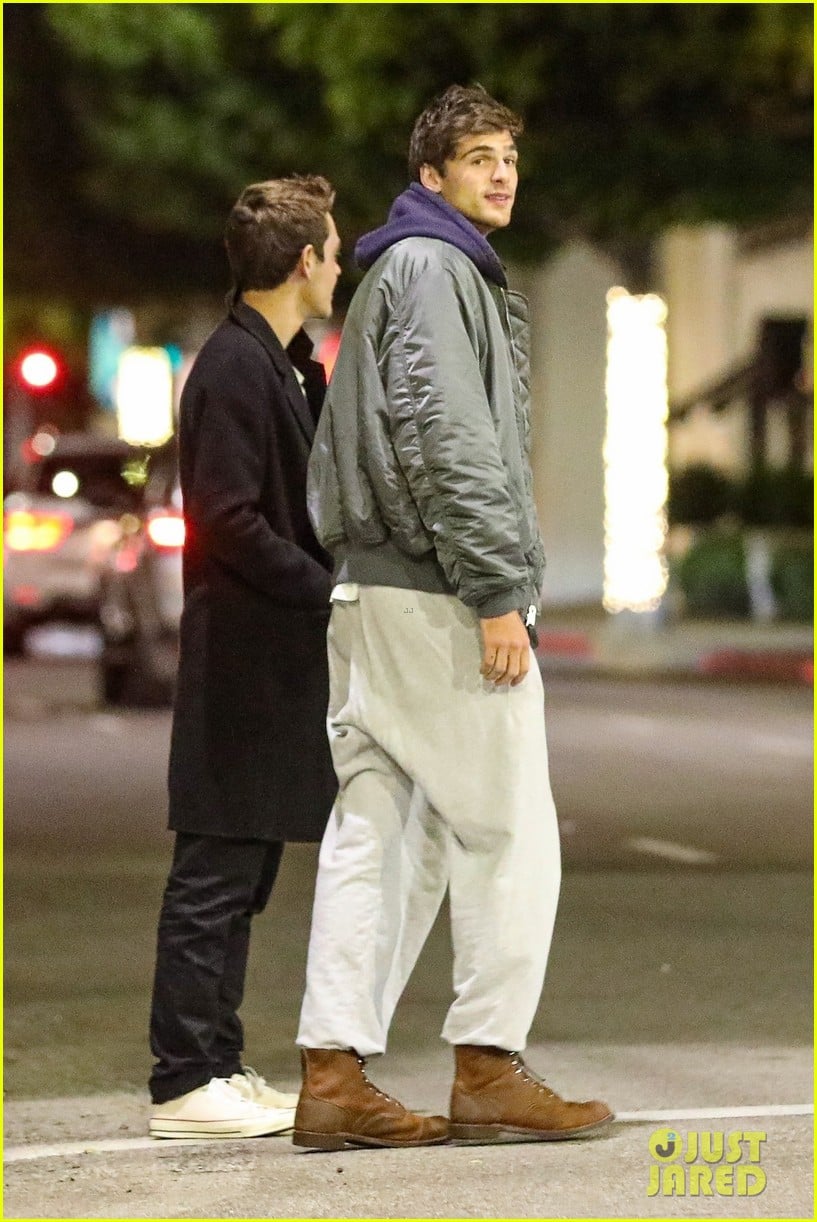Jacob Elordi is All Smiles While Grabbing Dinner with A Friend: Photo ...