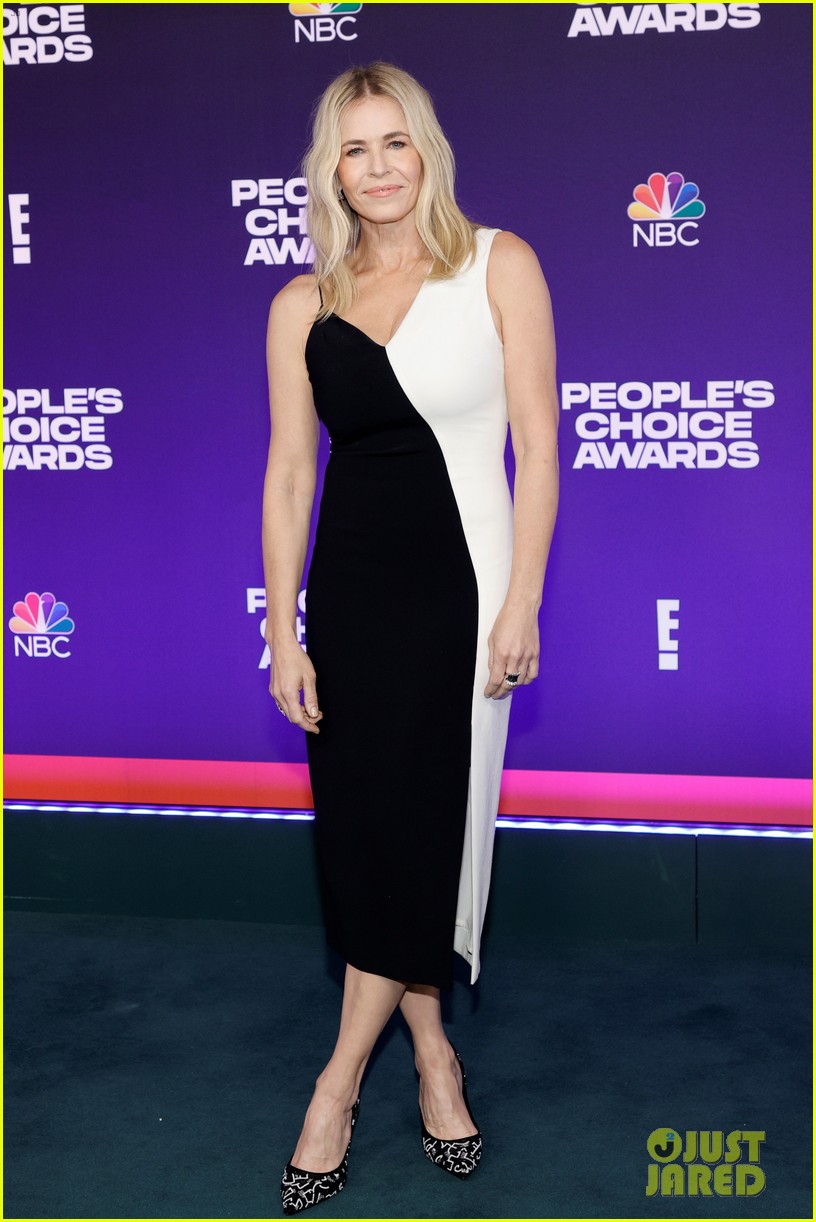 Chelsea Handler Gets a Kiss From Boyfriend Jo Koy at People's Choice ...