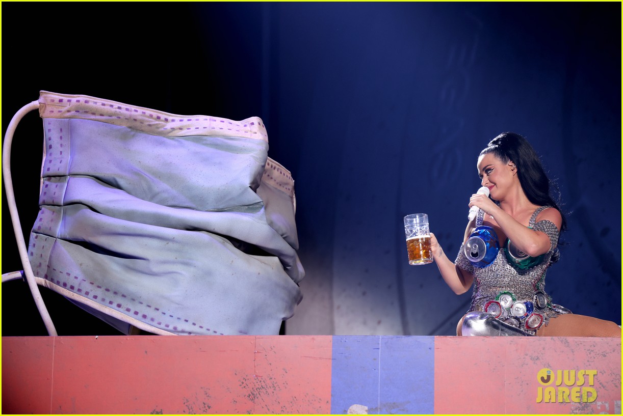 Katy Perry Kicks Off Vegas Residency - See All 9 Costume Changes & Tons ...