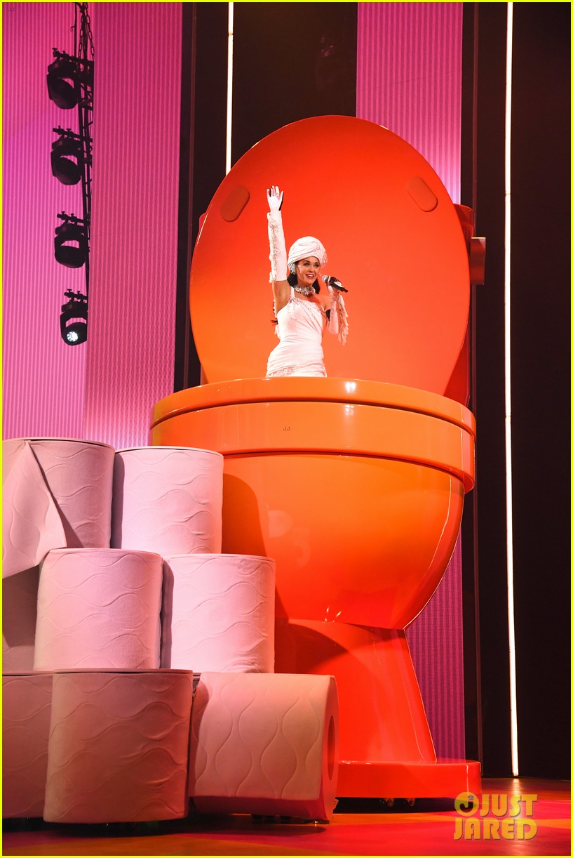 Katy Perry Kicks Off Vegas Residency - See All 9 Costume Changes & Tons ...