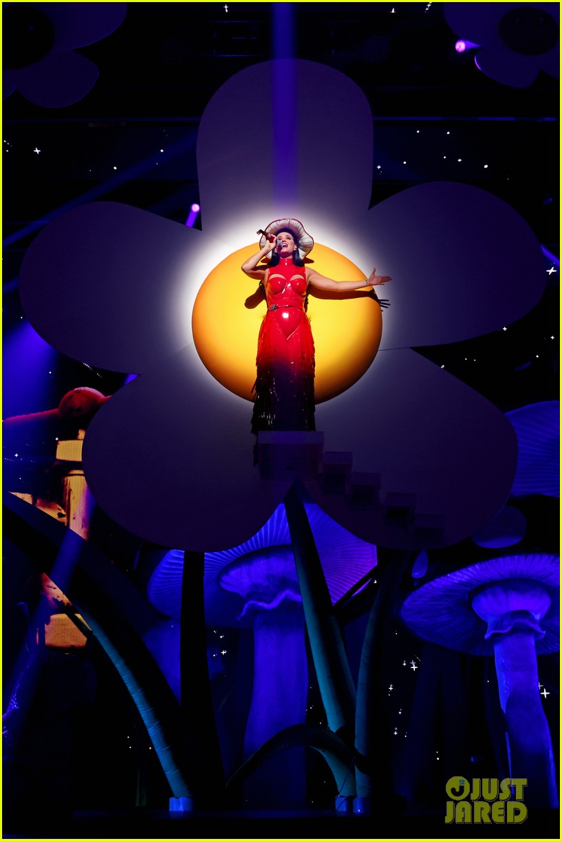 Katy Perry Kicks Off Vegas Residency - See All 9 Costume Changes & Tons ...