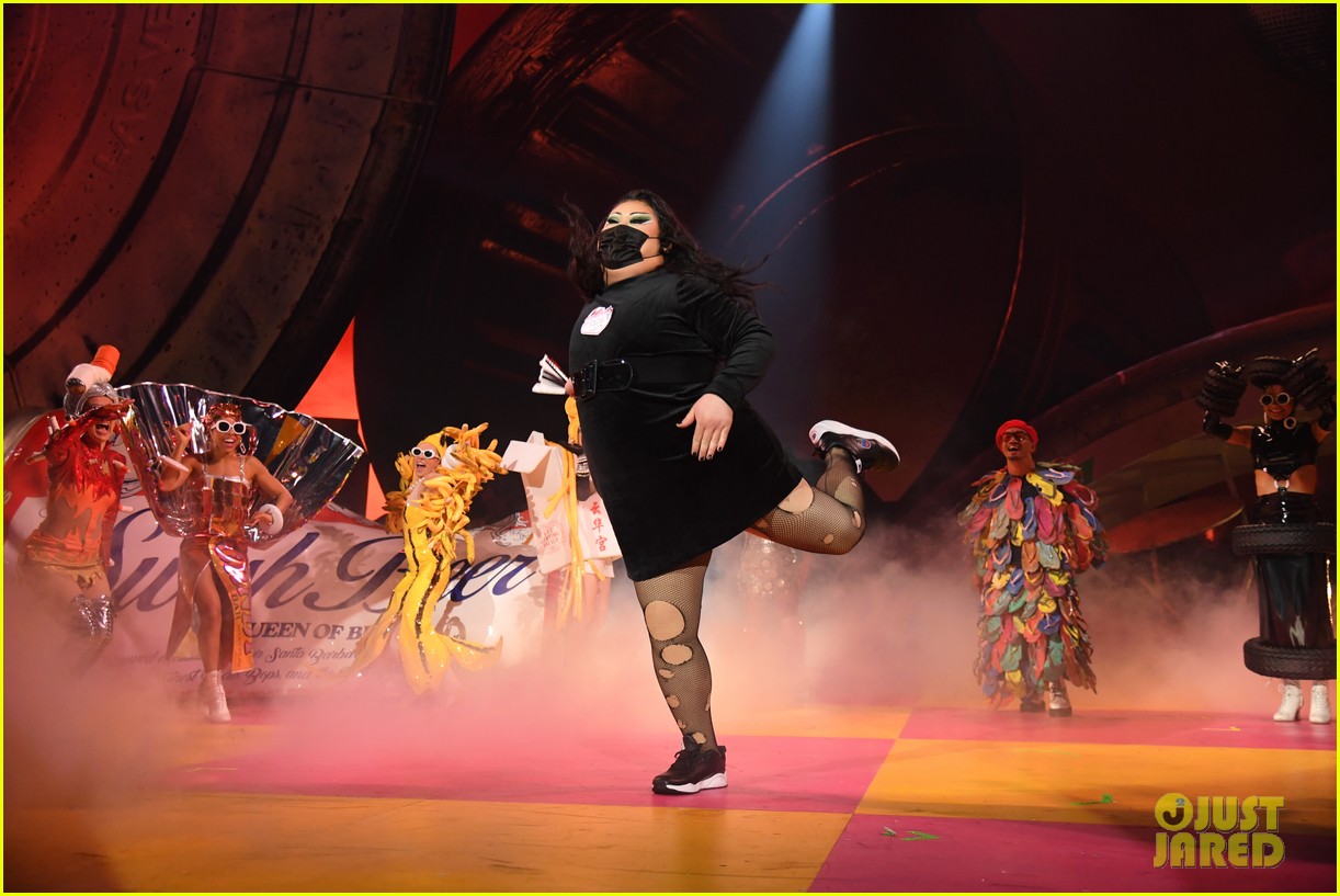 Katy Perry Kicks Off Vegas Residency - See All 9 Costume Changes & Tons ...