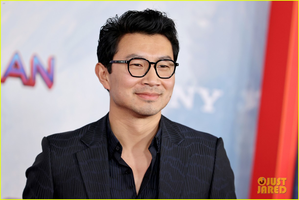 Jared Leto, Simu Liu, & More Stars Step Out for Spider-Man: No Way Home ...