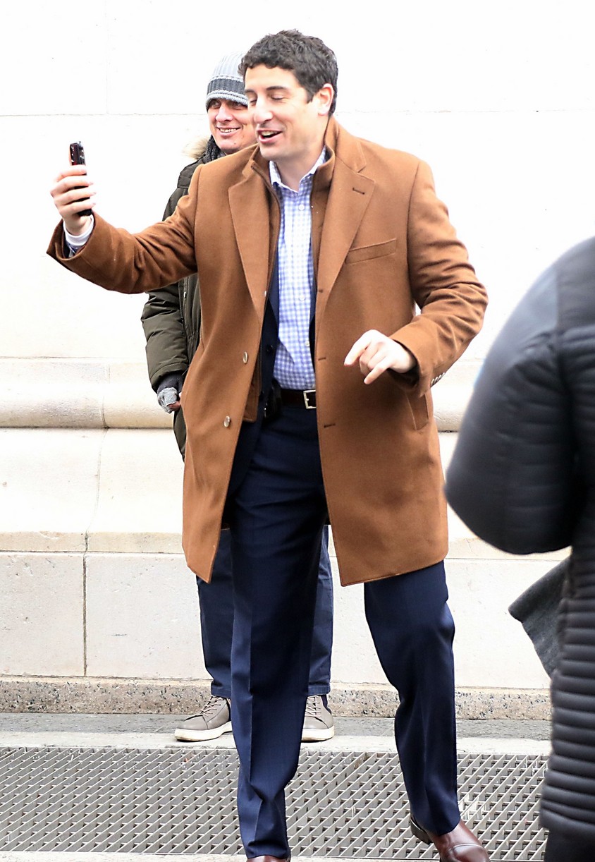 Mariska Hargitay Negotiates With Disruptor on 'Law & Order: SVU' Set in ...