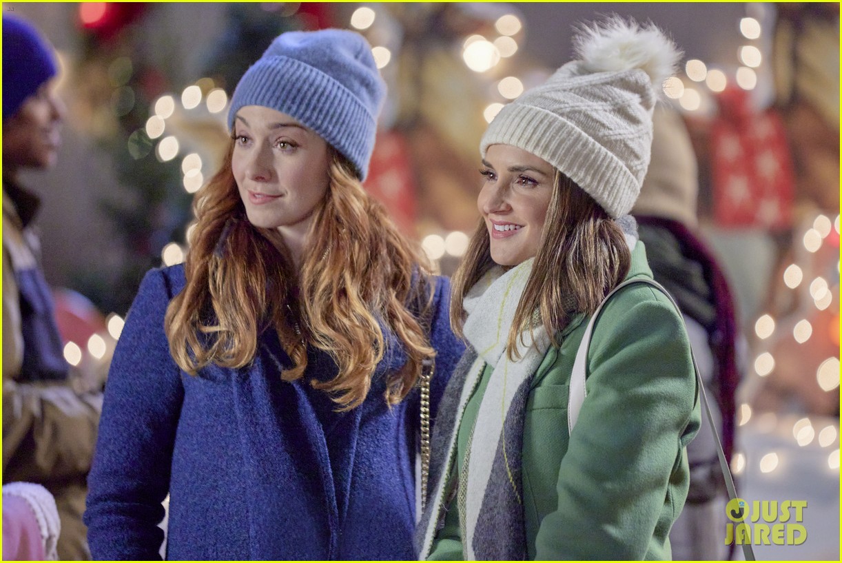 Rachael Leigh Cook Stars in Hallmark's Final New Christmas Movie 'Tis ...