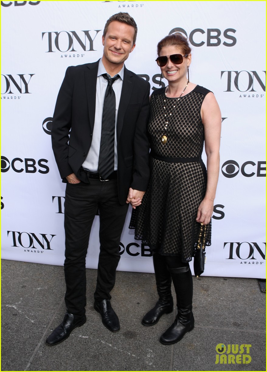 Debra Messing Mourns the Death of Lori Davis, the Ex-Wife of Her Former ...