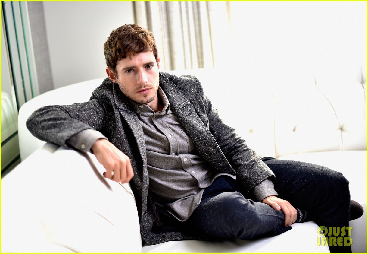 PLL's Julian Morris Announces It's His 18th Anniversary with Landon ...