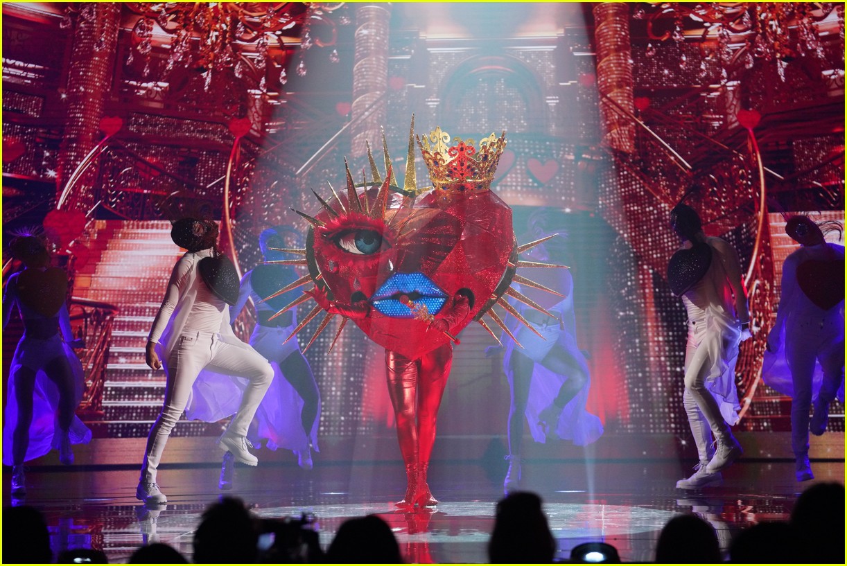Who is Queen of Hearts on 'The Masked Singer' Season 6? Spoilers, Clues ...