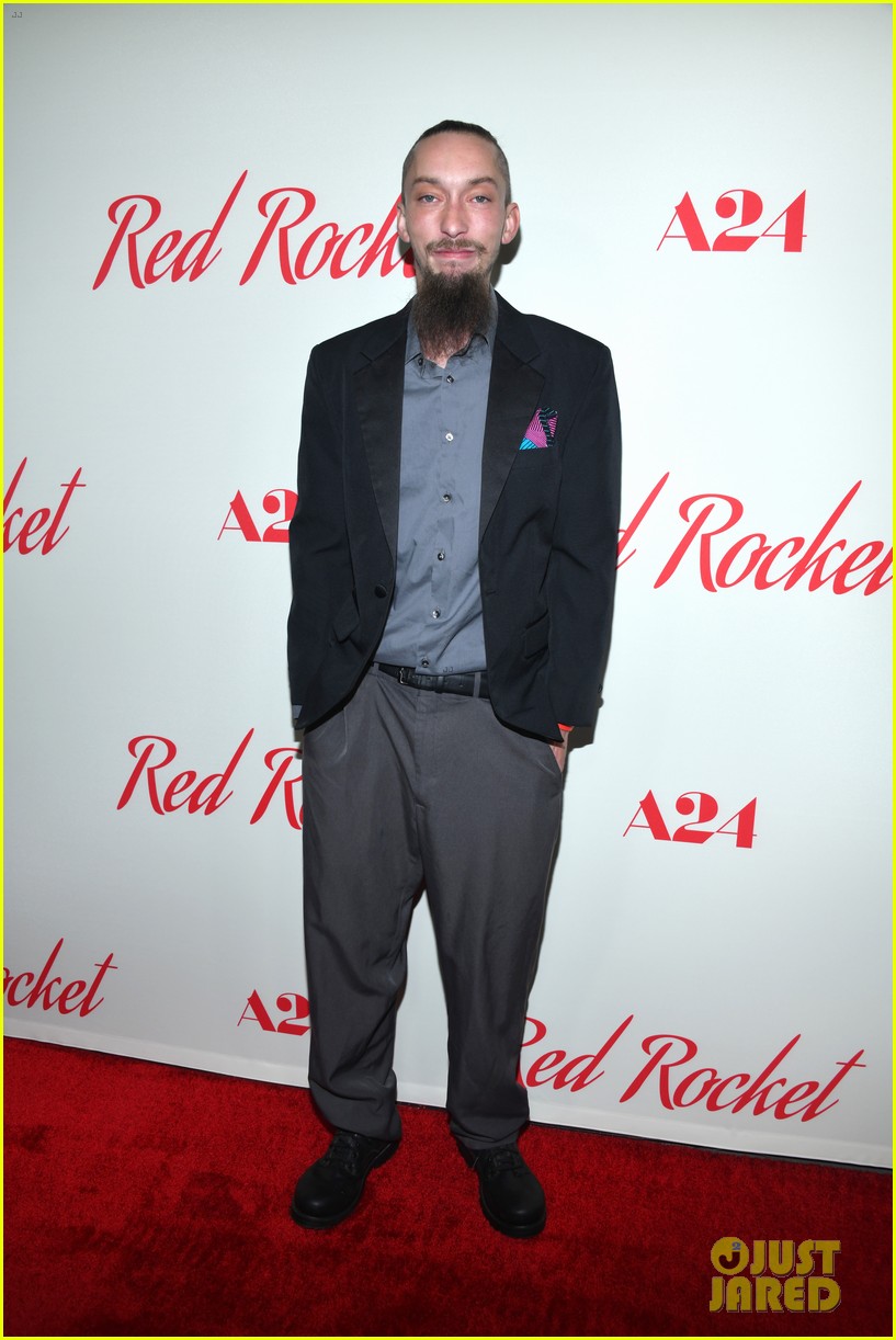 Simon Rex Joins Co-Stars Suzanna Son & Bree Elrod at Latest 'Red Rocket ...