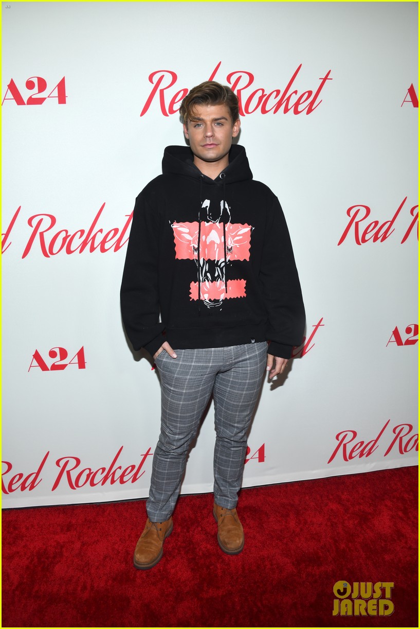 Simon Rex Joins Co-Stars Suzanna Son & Bree Elrod at Latest 'Red Rocket ...