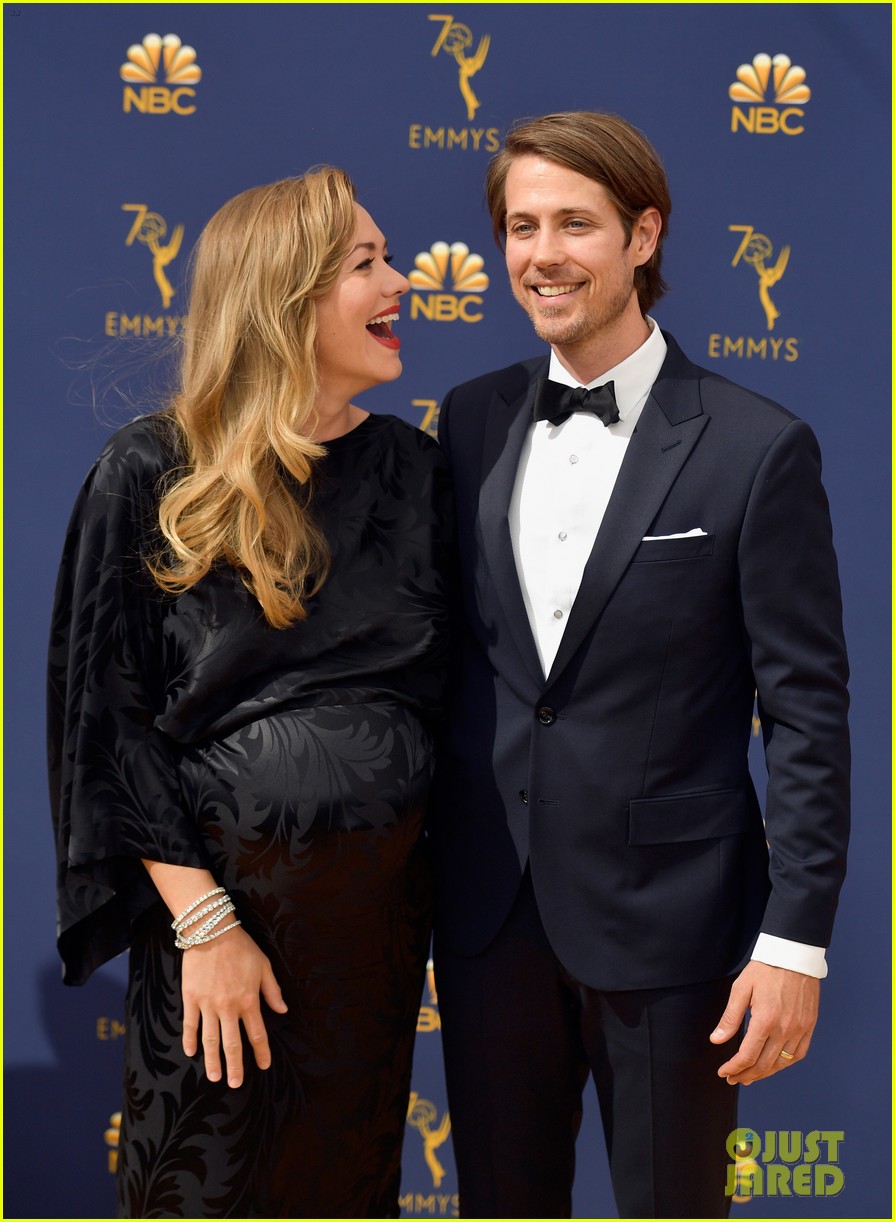 The Handmaid's Tale's Yvonne Strahovski Welcomes Second Child with ...