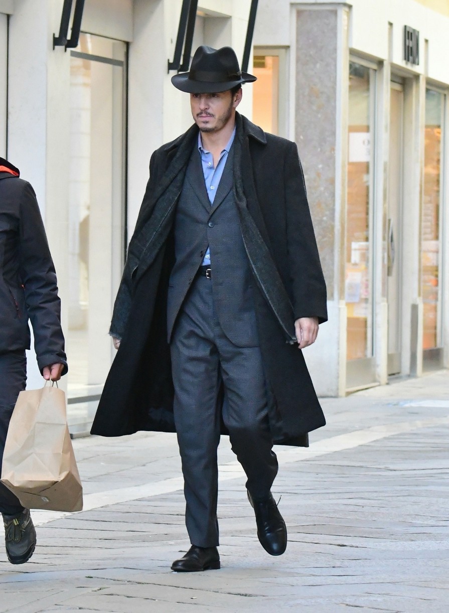 Andrew Scott Gets In Character For Filming on 'Ripley' in Venice: Photo ...