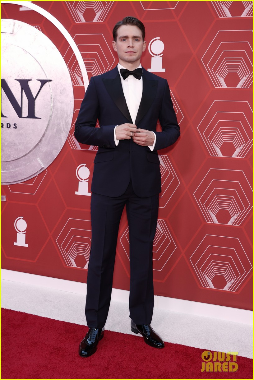 Tony Winner Andrew Burnap Lands Lead Role in 'Snow White & the Seven ...