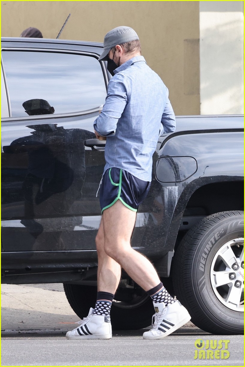 Photo: colin farrell coffee run in short shorts 06 | Photo 4693278 ...
