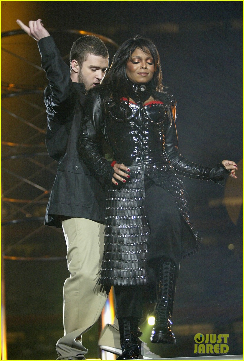 Janet Jackson Looks Back at Infamous 2004 Super Bowl Performance ...