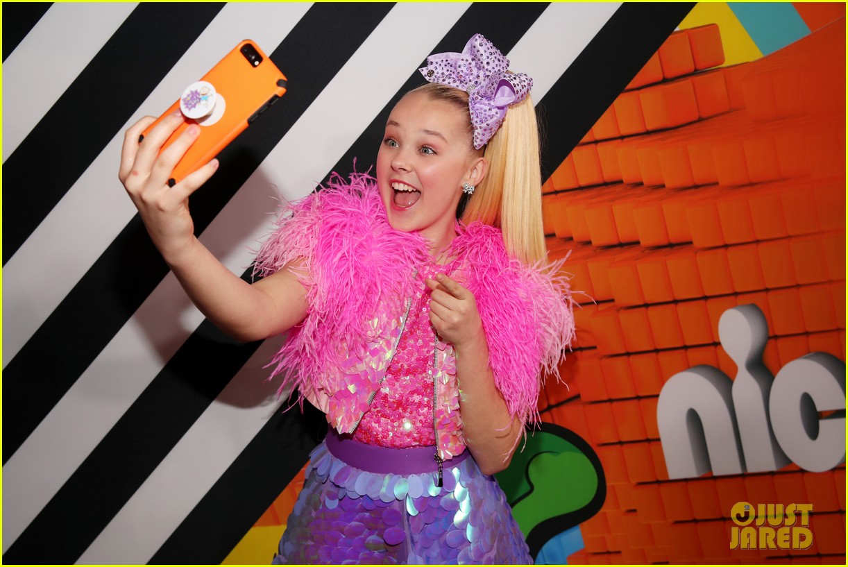 JoJo Siwa Celebrates One-Year Anniversary of Coming Out as Gay in ...
