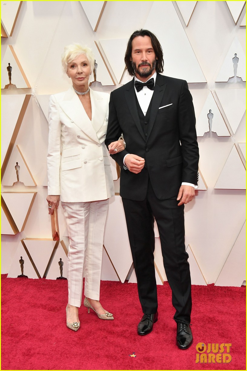 Keanu Reeves Took His Friends & Co-Workers on All-Expenses Paid 'Matrix ...