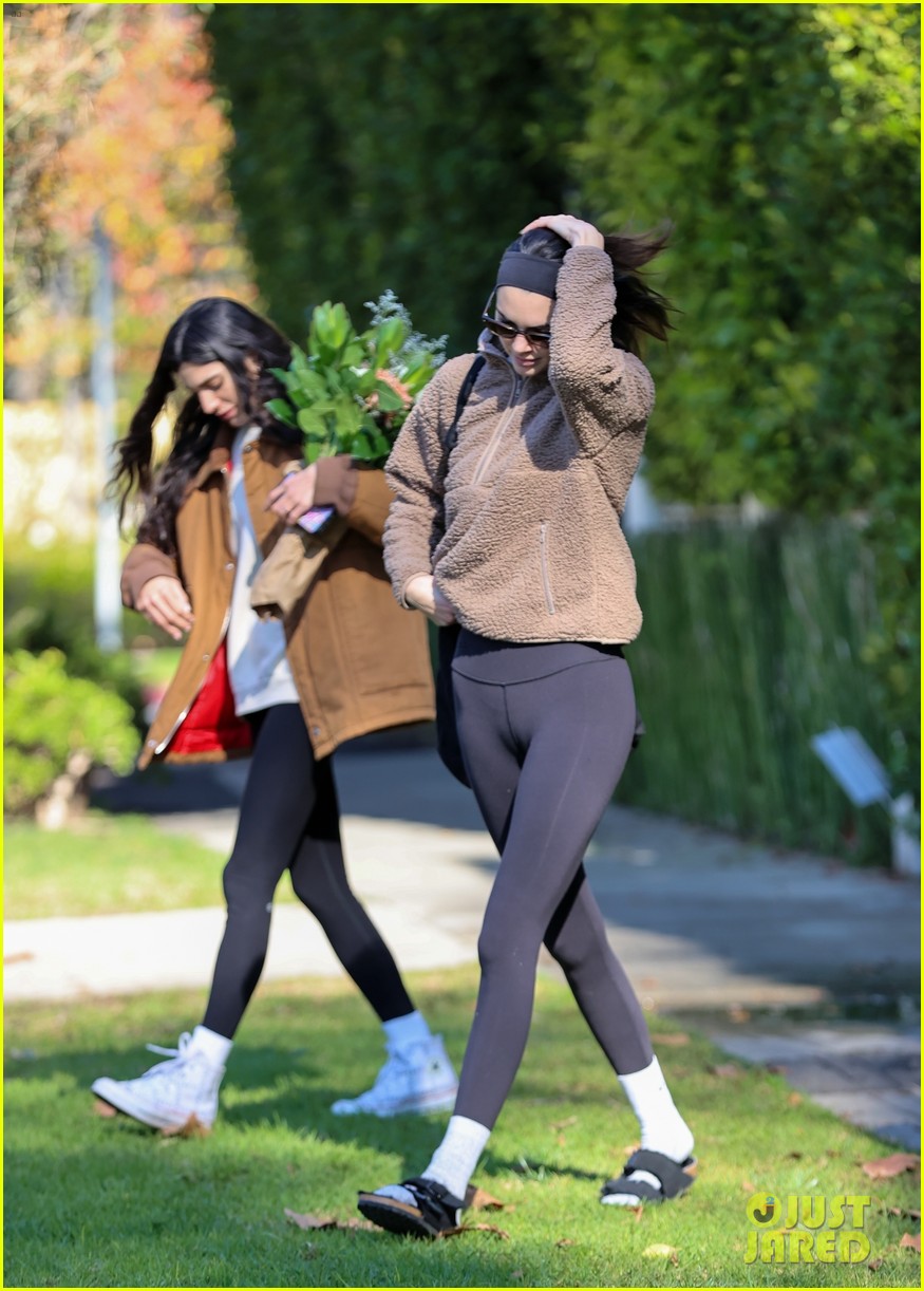 Kendall Jenner & Bella Hadid Hit Up Morning Pilates Class in West ...