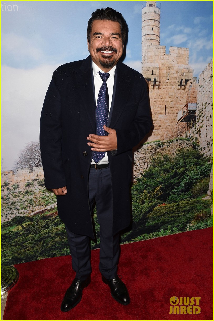 George Lopez Cuts NYE Comedy Show Short After Falling Ill on Stage ...