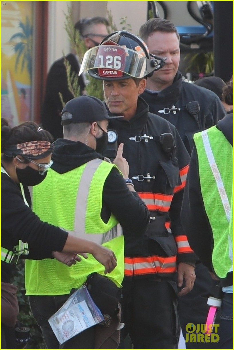Rob Lowe Suits Up In His Firefighter Gear to Film '9-1-1: Lone Star ...