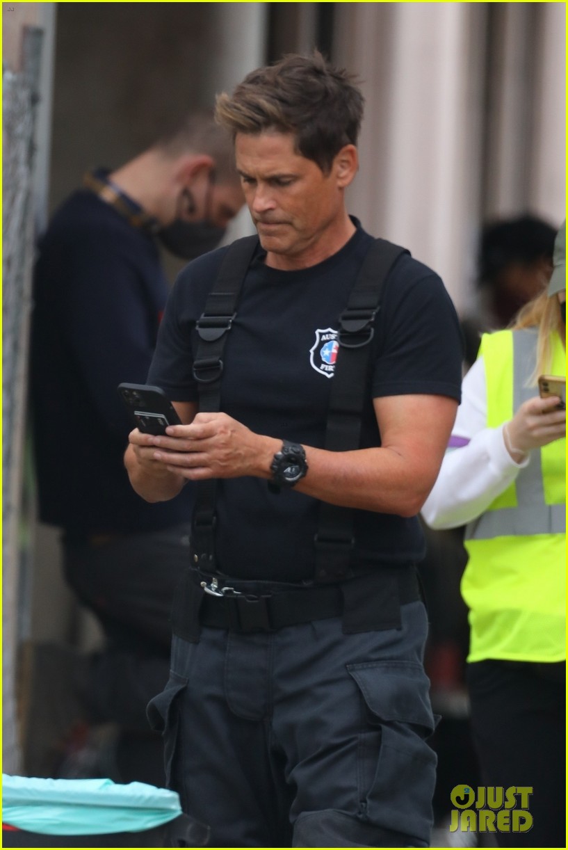 Rob Lowe Suits Up In His Firefighter Gear to Film '9-1-1: Lone Star ...