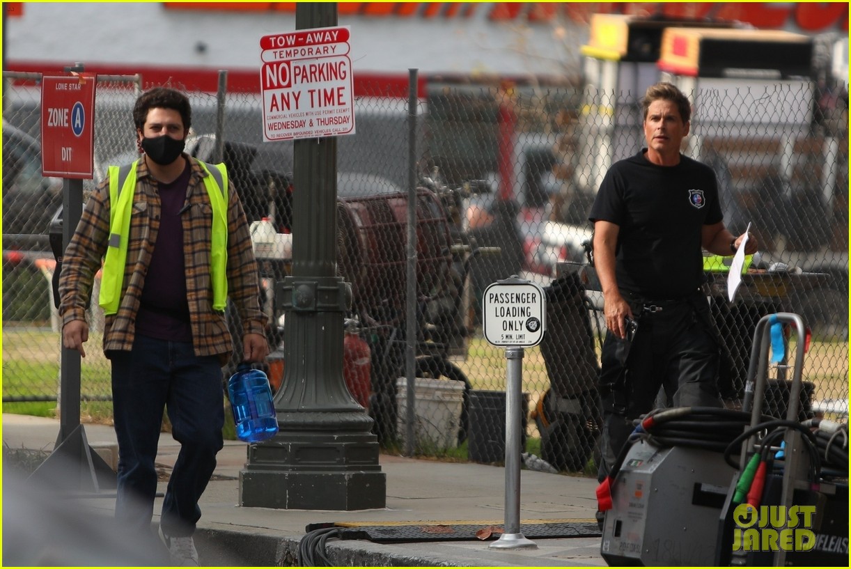 Rob Lowe Suits Up In His Firefighter Gear to Film '9-1-1: Lone Star ...