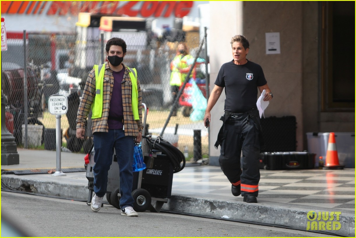 Rob Lowe Suits Up In His Firefighter Gear to Film '9-1-1: Lone Star ...