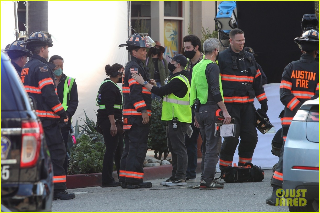 Rob Lowe Suits Up In His Firefighter Gear to Film '9-1-1: Lone Star ...