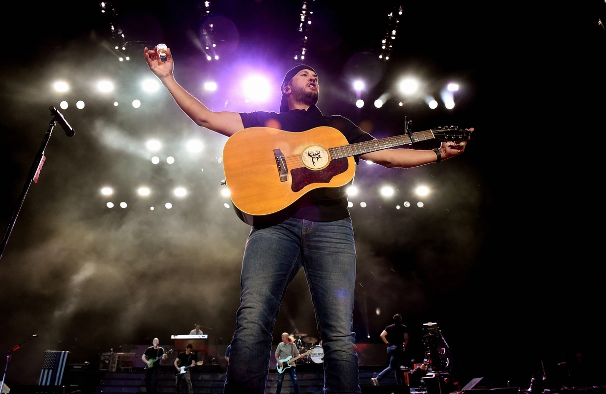 Luke Bryan Drops Official Concert Dates For 'Raised Up Right' 2022 Tour ...