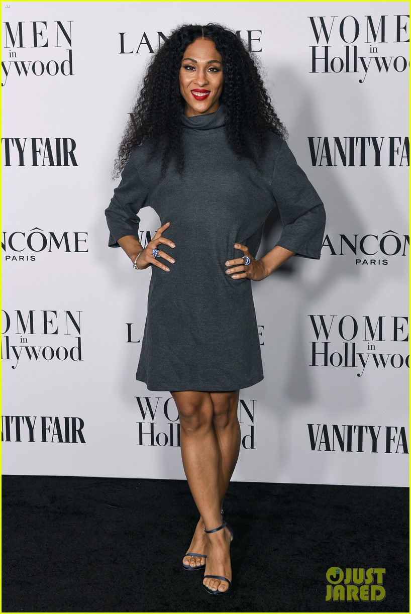 MJ Rodriguez Makes History as First Trans Woman to Win Golden Globe ...