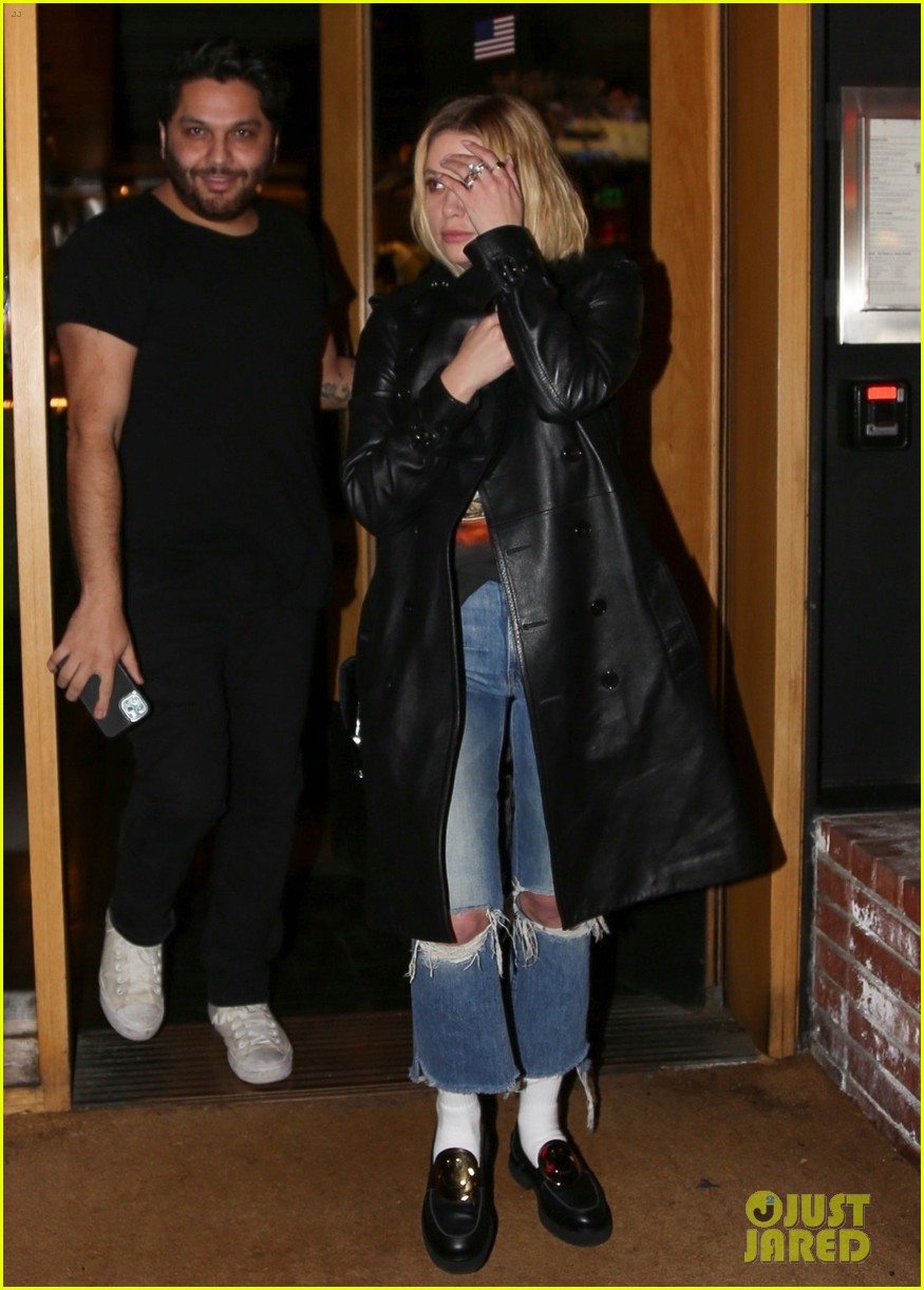 헐리우드 - 저녁 먹으러 가는 크리스틴 스튜어트&애슐리 벤슨