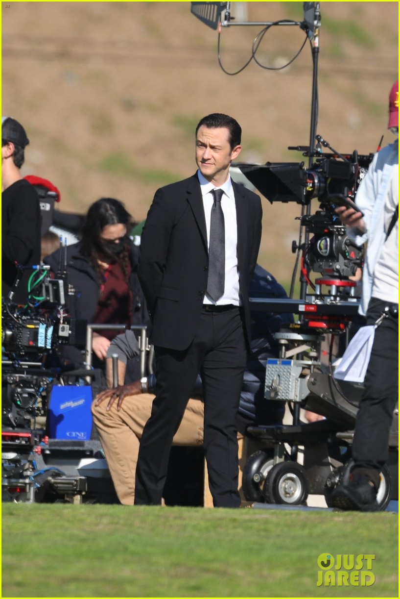 Joseph Gordon-Levitt Is Hard at Work Playing Uber CEO Travis Kalanick ...