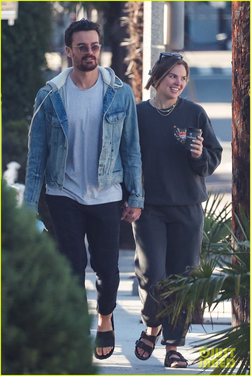 Hannah Brown is All Smiles During Morning Coffee Run with Boyfriend ...