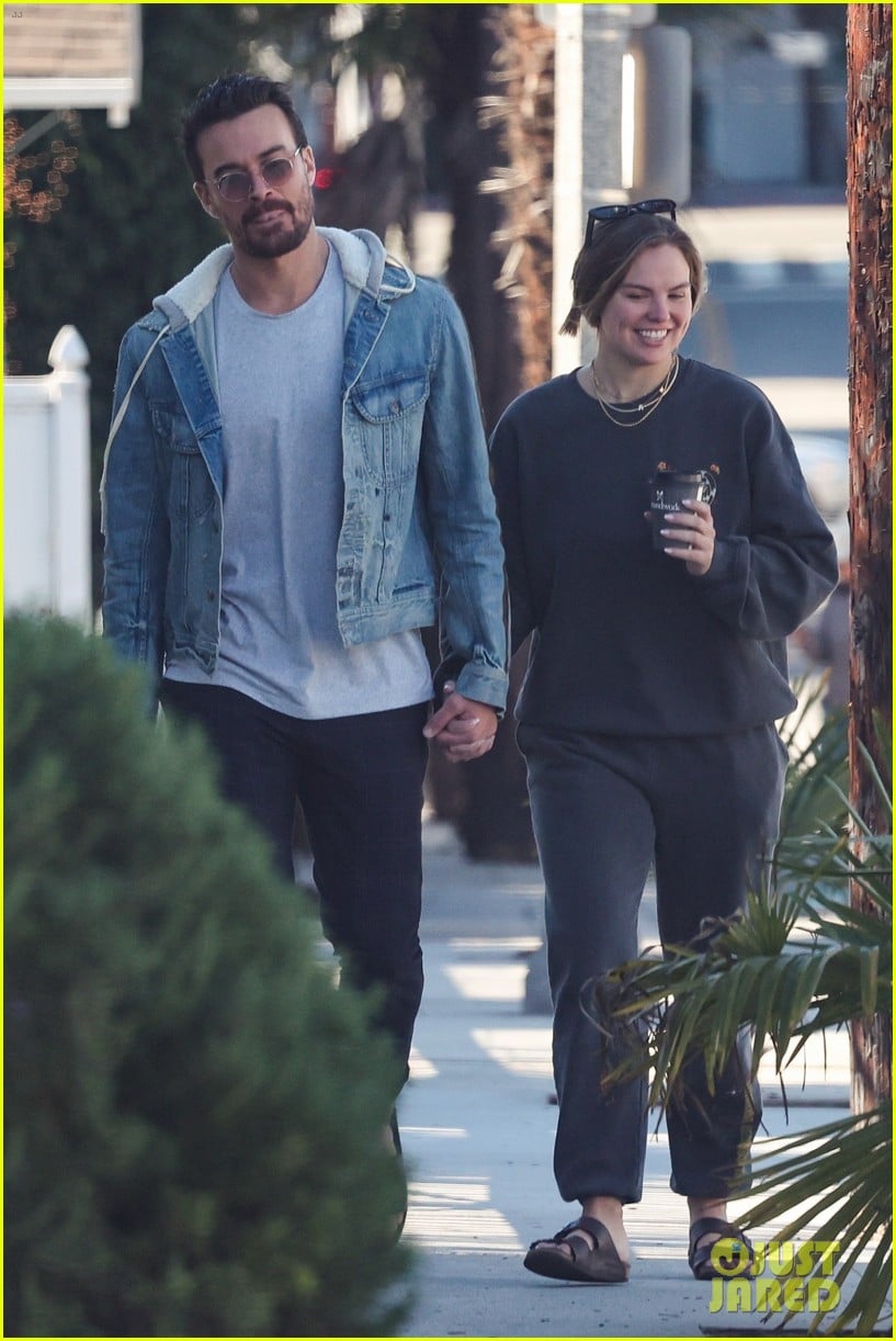 Hannah Brown is All Smiles During Morning Coffee Run with Boyfriend ...