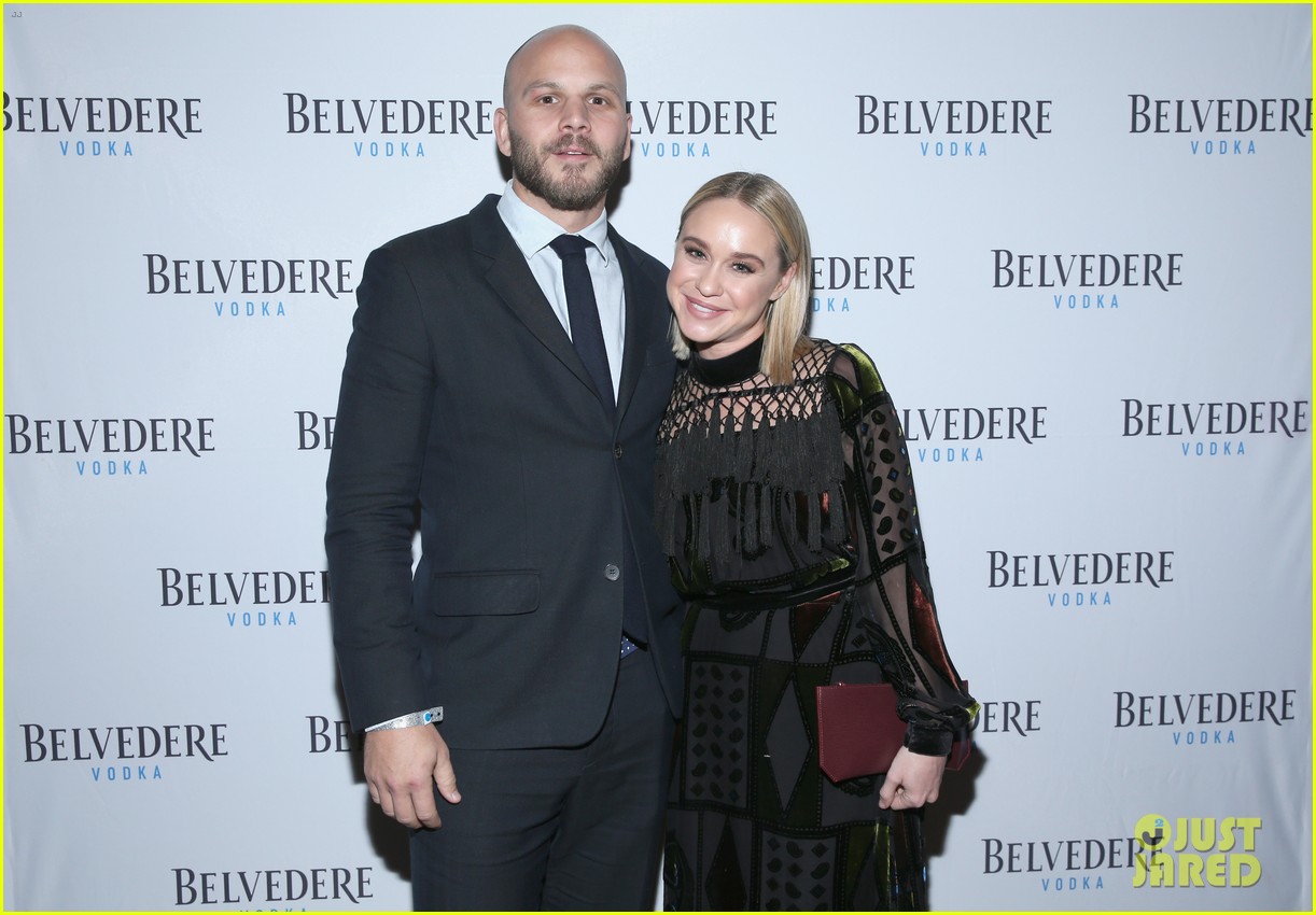 'Glee' Actress Becca Tobin & Husband Zach Martin Welcome First Baby Via ...