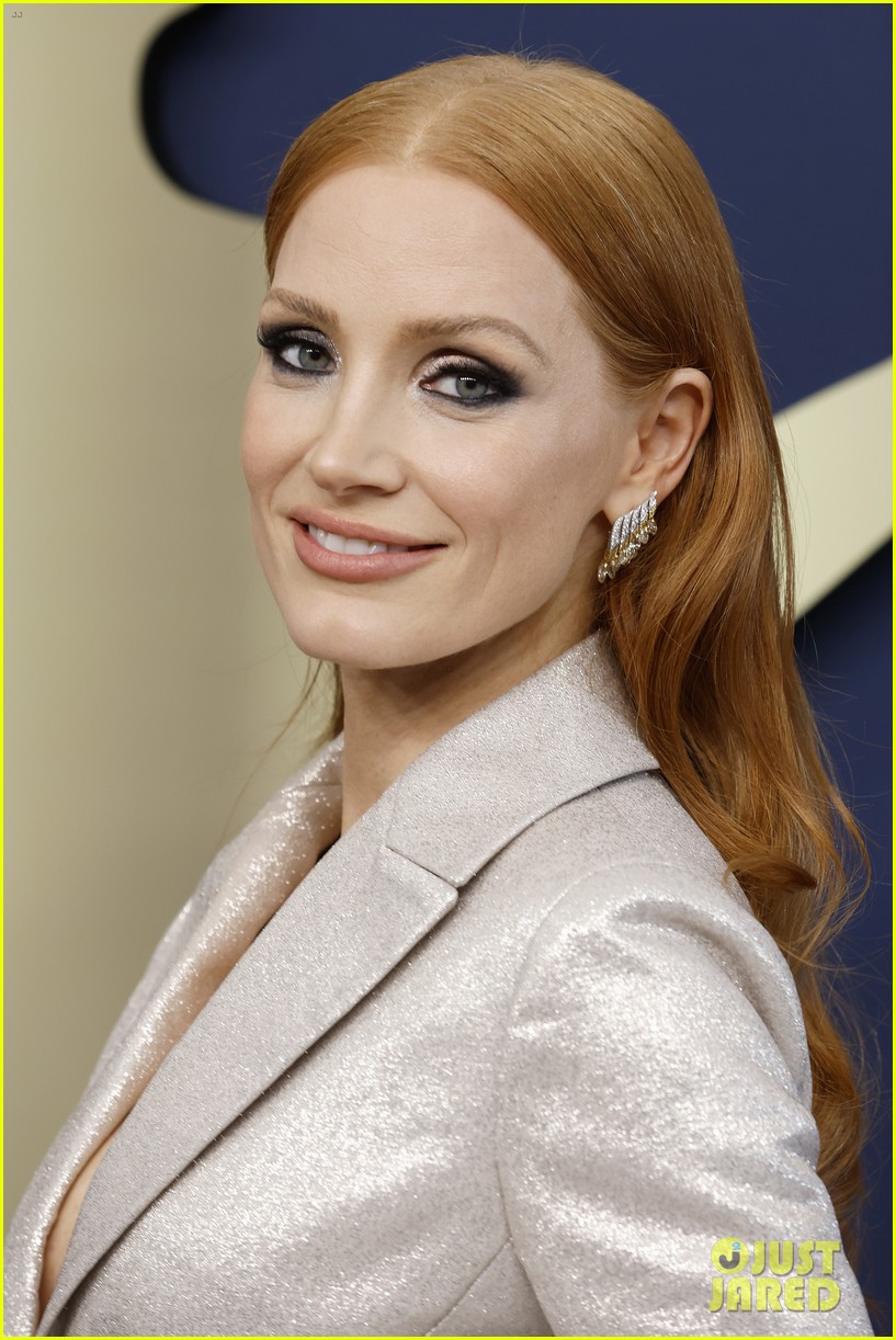 Jessica Chastain Is So Sleek & Chic in Her Pantsuit at SAG Awards 2022 ...