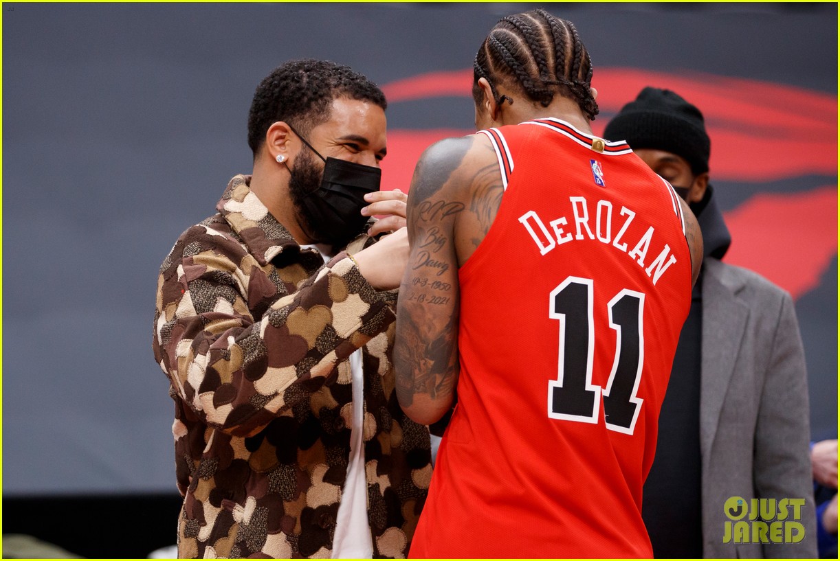 Drake & His Son Adonis Sit Courtside at the Raptors vs. Bulls NBA Game: Photo 4699106 | Drake ...