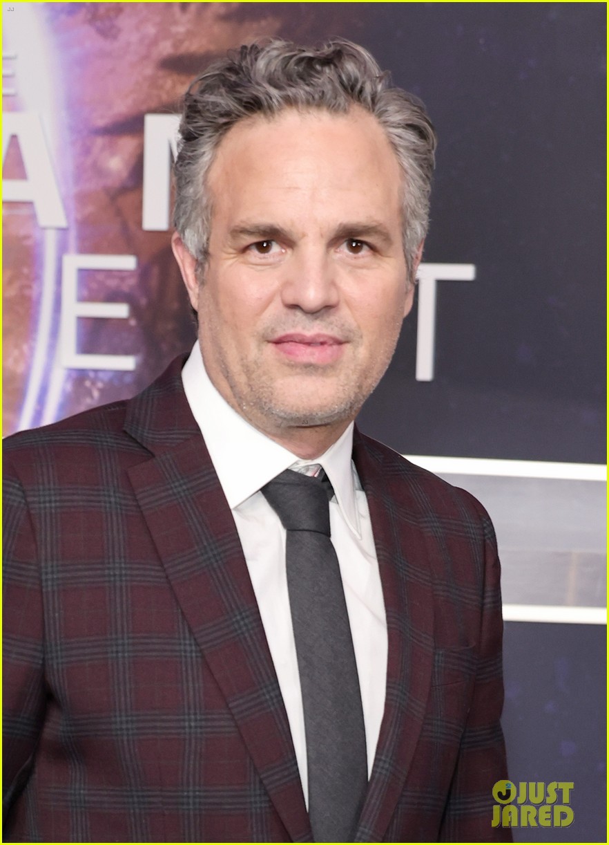 Jennifer Garner & Zoe Saldana Glam Up for 'The Adam Project' NYC ...