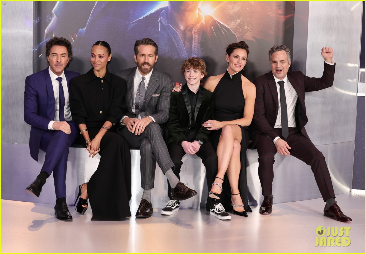 Jennifer Garner & Zoe Saldana Glam Up for 'The Adam Project' NYC ...