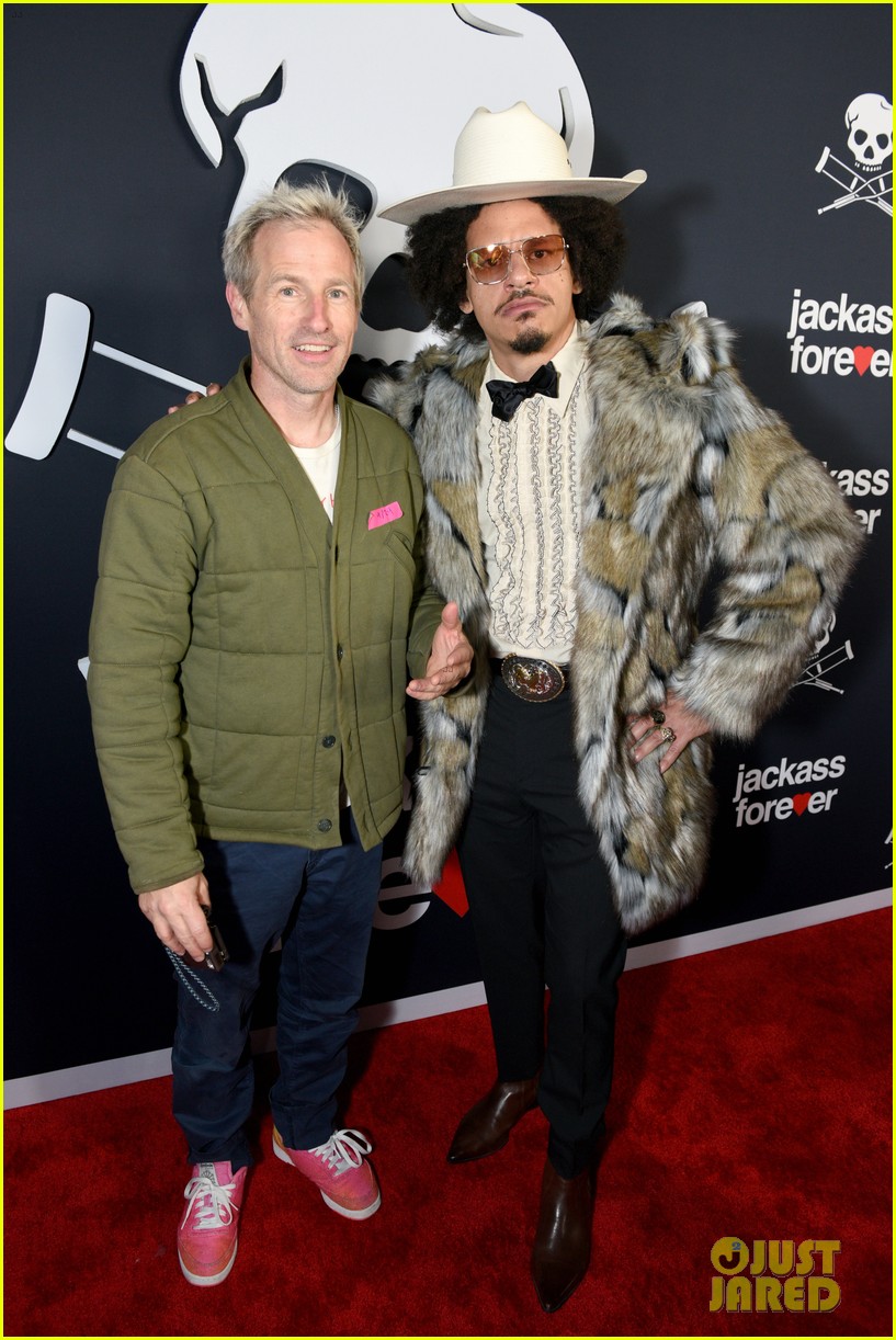 Johnny Knoxville & Machine Gun Kelly Suit Up for the 'Jackass Forever ...