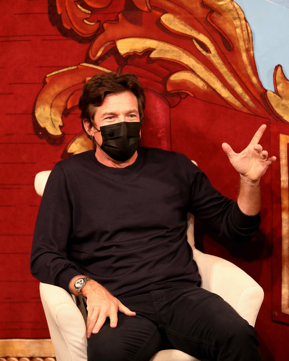 Jason Bateman Wears A Rhinestone Studded Blue Bra While Being Feted As ...