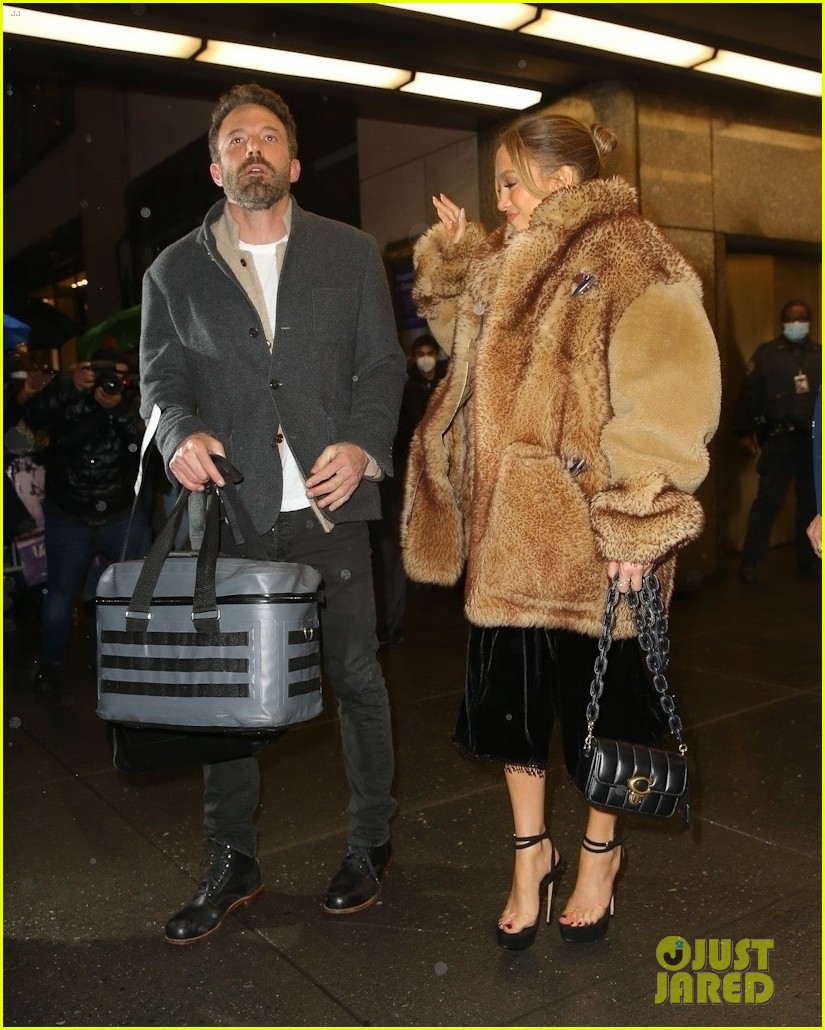 Jennifer Lopez Brings Boyfriend Ben Affleck to 'Fallon' Taping - See ...