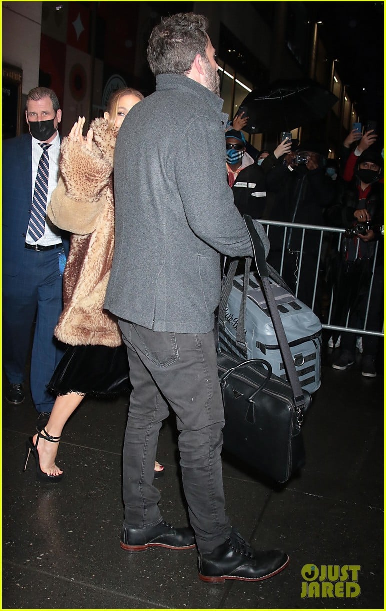 Jennifer Lopez Brings Boyfriend Ben Affleck to 'Fallon' Taping - See ...