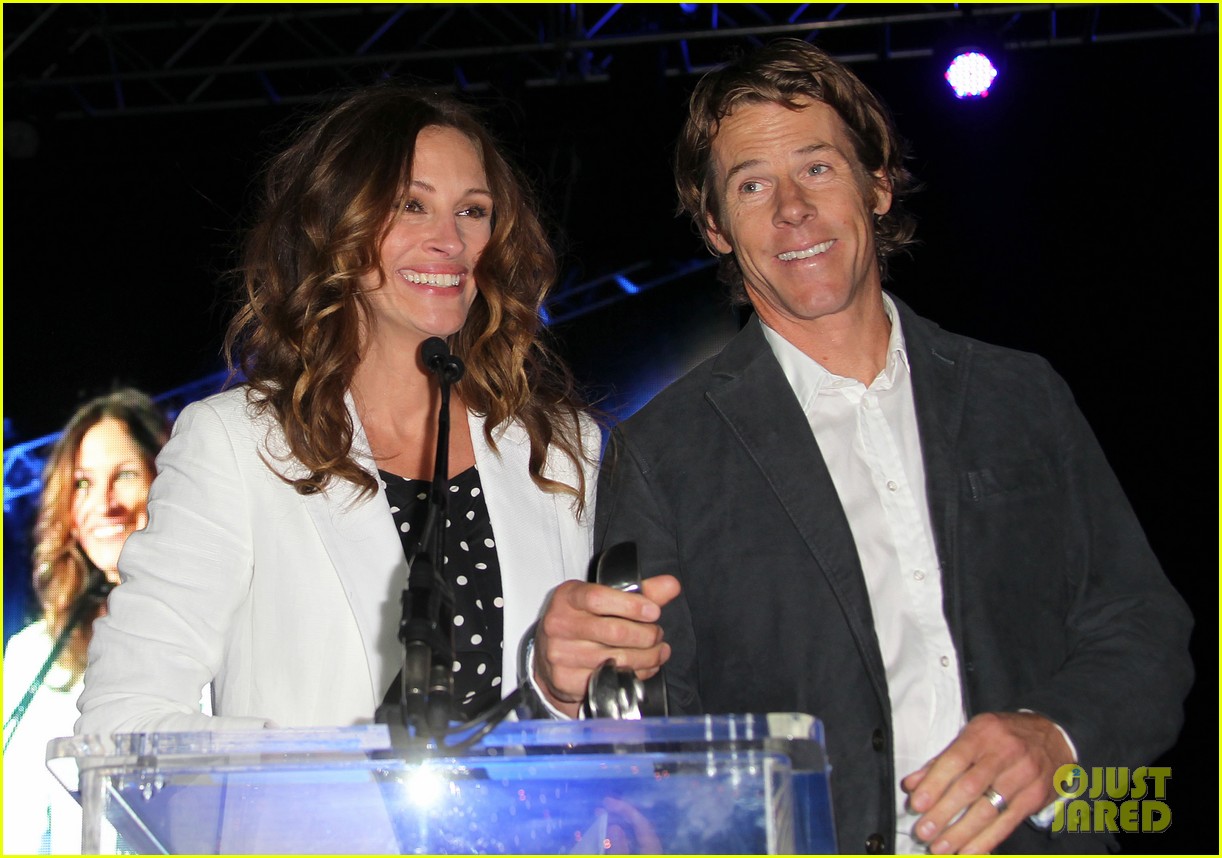 Julia Roberts Shares Rare Tribute to Husband Danny Moder on His ...