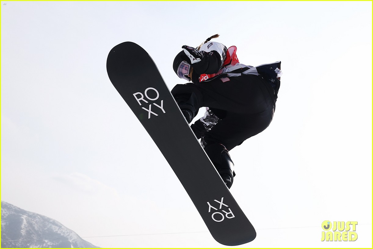 Chloe Kim Wins Gold, Makes Olympic History in Halfpipe Event - Watch ...